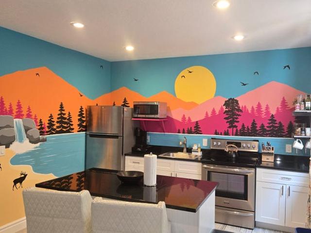 Bright and Spacious Basement Apartment with Lightn