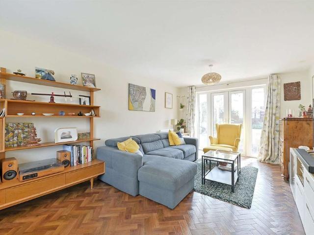 Bright and spacious four bedroom family home