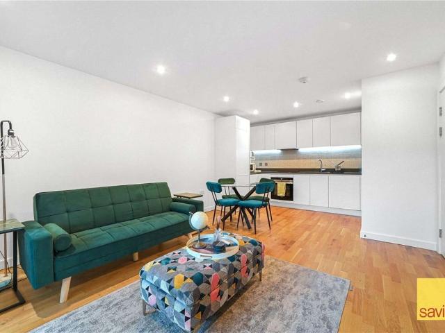 Bright and spacious 1 bedroom apartment to rent in the delightful Hawthorne Crescent