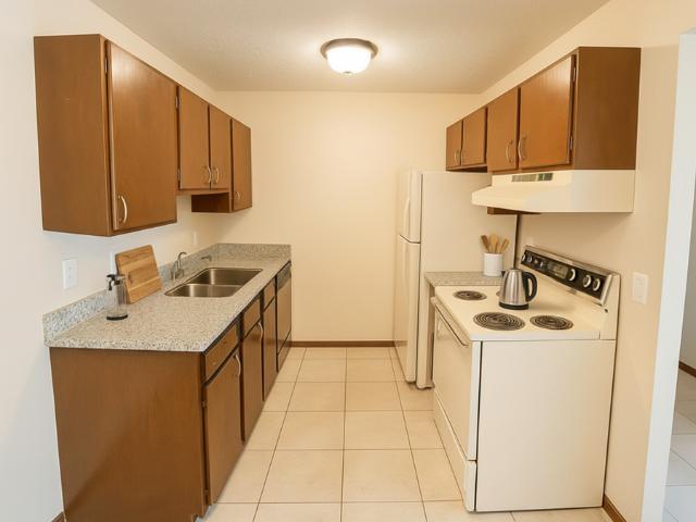 Bright and Spacious 2 Bedroom Apartment in Prime Anoka for $1,299/month!