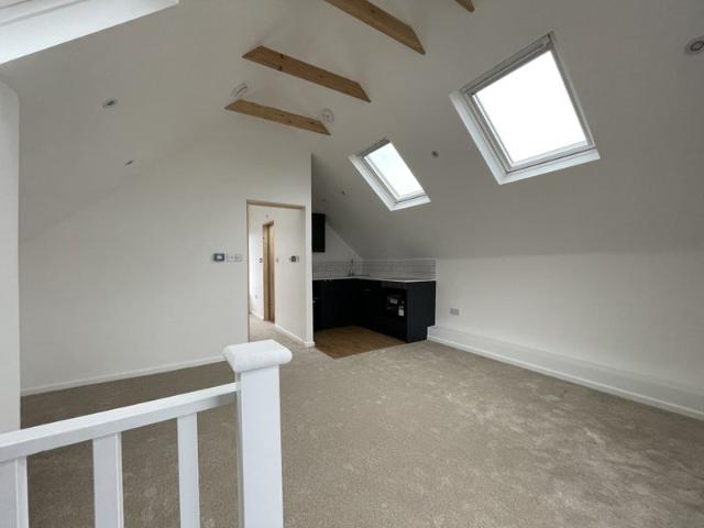 Bright Airy One Bed | Bowes Park / Bounds Green