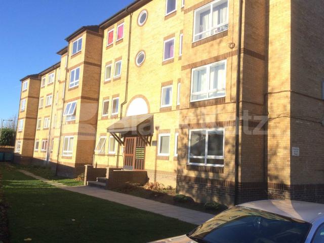 bright & airy one bedroomed apartment