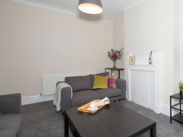 Bright, Airy, Relaxing House in Hounslow, London