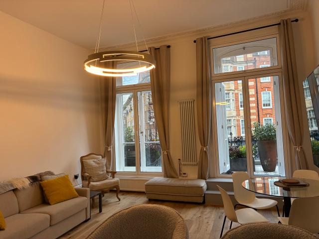 Bright Apartment in Earl's Court / South Kensington
