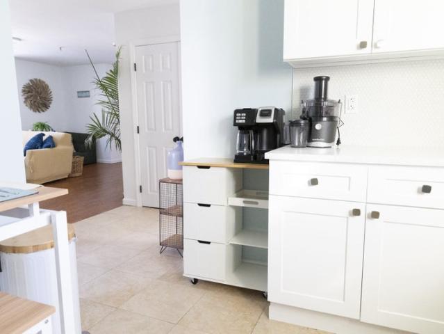 Bright, Beachfront 3 bedroom House in Rockaway