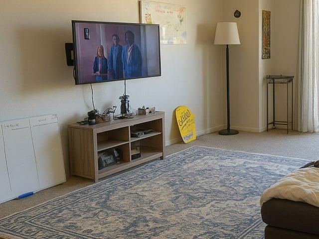 Bright big room for rent