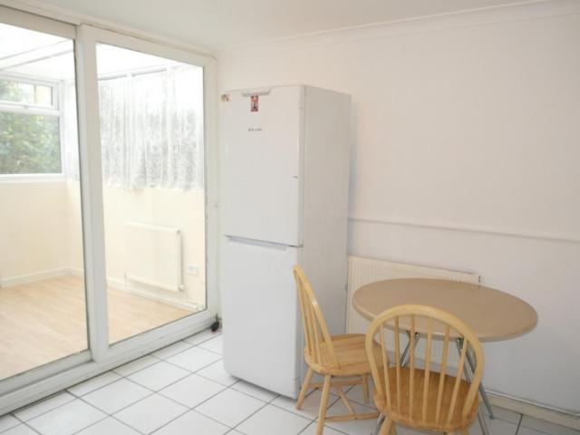 Bright double bedroom not far from Maryland train station Has a Room