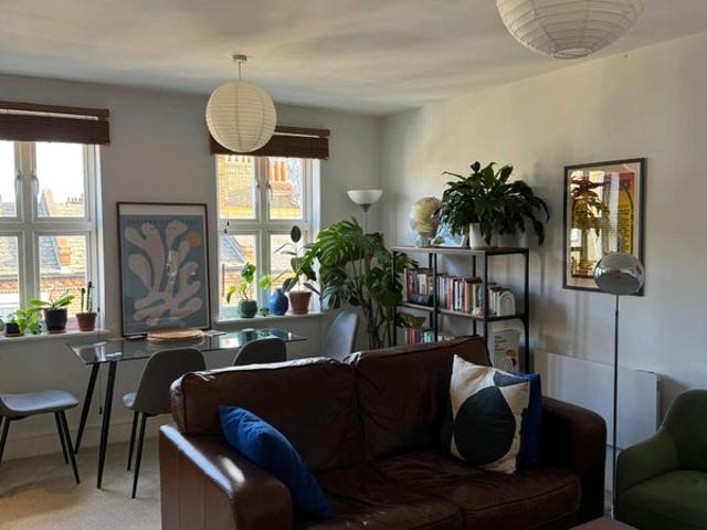 Bright En suite Double Room Available in a 2 Bed