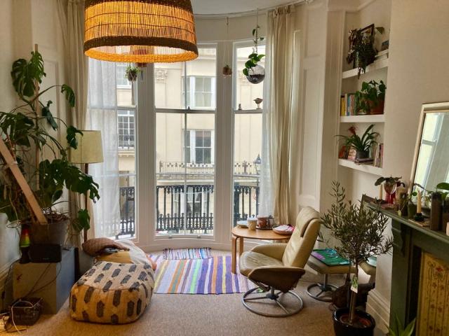 Bright, fully furnished flat by the sea | Hove