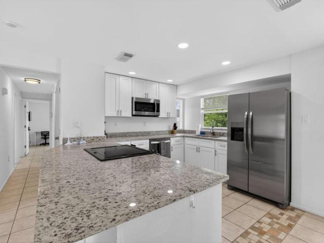 Bright Furnished Home | Great Port Charlotte Locat