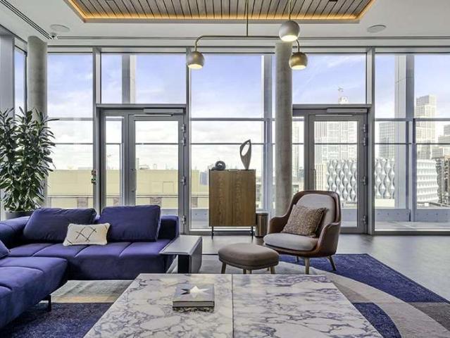 Bright One Bedroom Apartment in Nine Elms — Rooftop Views, Two Pools, Gyms & Top Facilities