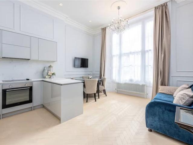 Bright one bedroom apartment with communal garden