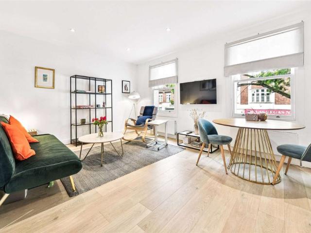 Bright one bedroom modern apartment in Fulham
