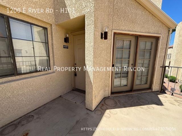 Bright & Open 2 Bed/2 Bath Condo in North Tucson! WASHER/DRYER included!