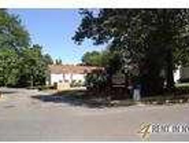 Bright Lakewood, 1 bedroom, 1 bathroom for rent. $900/mo