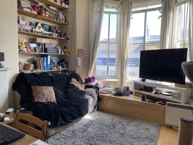 Bright Large 1 Bedroom Flat on Lewes Road