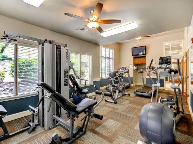 Bright, large end unit 2X2 READY NOW! Cozy gas fireplace! Free Rent move in special, call today for a tour! 1 Bedroom Apartment for Rent at 12110 Se 312th St, Auburn, WA 98092 Lea Hill