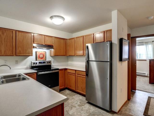 Bright, large end unit 2X2 READY NOW! Cozy gas fireplace! Free Rent move in special, call today for a tour! 2 Bedroom Apartment for Rent at 12110 Se 312th St, Auburn, WA 98092 Lea Hill