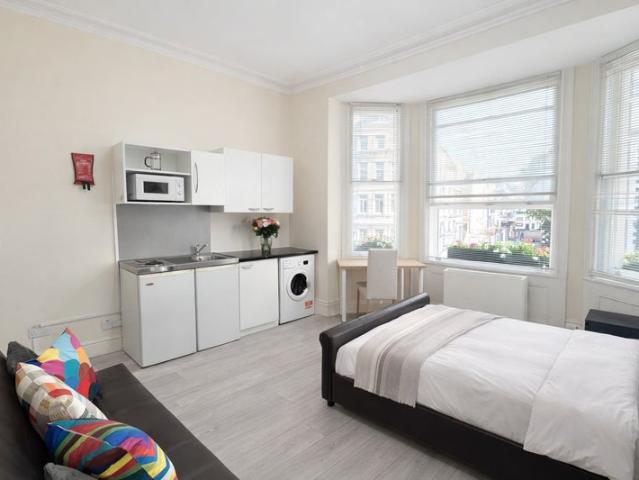 Bright Large Studio AC South Face High Ceiling
