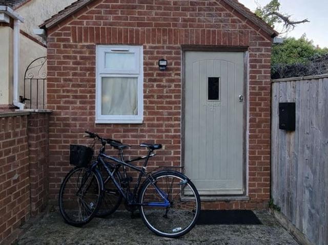Bright & Modern One Bed Bungalow in Old Headington