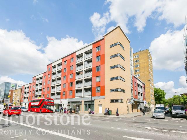 Bright & Modern One Bedroom Flat with a Private Balcony in the Heart of East London