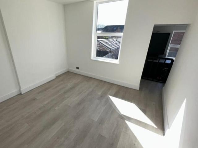 Bright & Modern 1 Bedroom Home in SE1