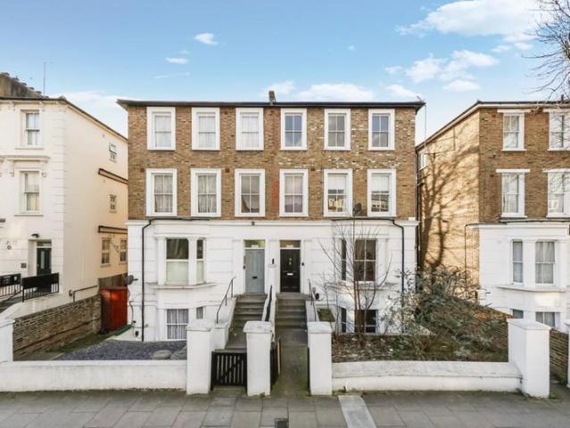 Bright & Modern 2 Bed Flat in Shepard's Bush