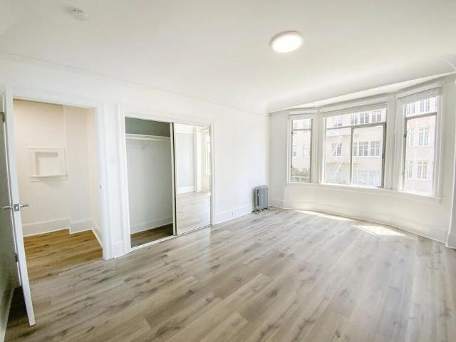 Bright Newly Renovated Large 1 Bedroom Apartment!