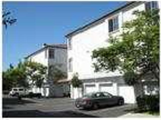 Bright San Diego, 3 bedroom, 2 bath for rent. Pet OK!