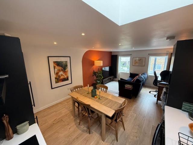 Bright, spacious 2 bedroom duplex in Bethnal Green