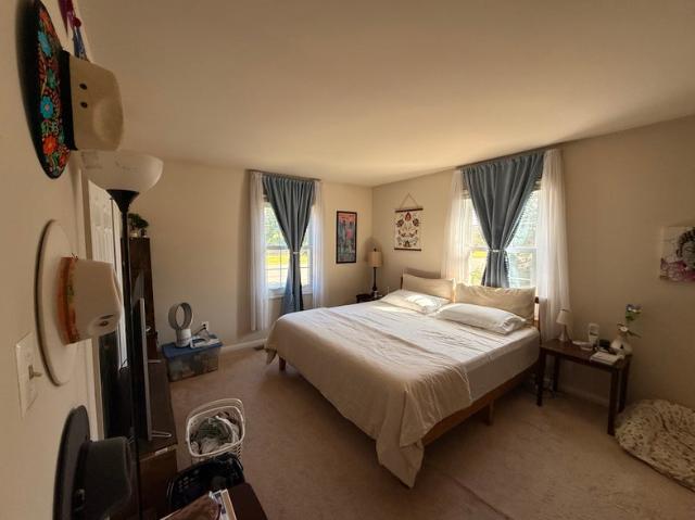 Bright & Spacious King Bedroom /Utilities Included
