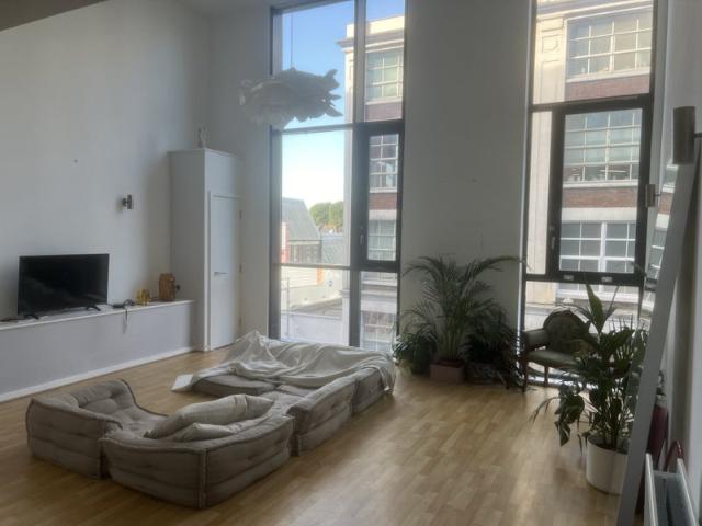 Bright Spacious Loft | Near Chiswick & Notting Hil