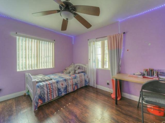 Bright, spacious room in a warm, welcoming home