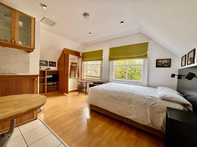 Bright Studio NW3 – Bills & WiFi
