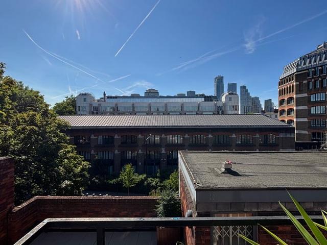 Bright studio flat in Pimlico