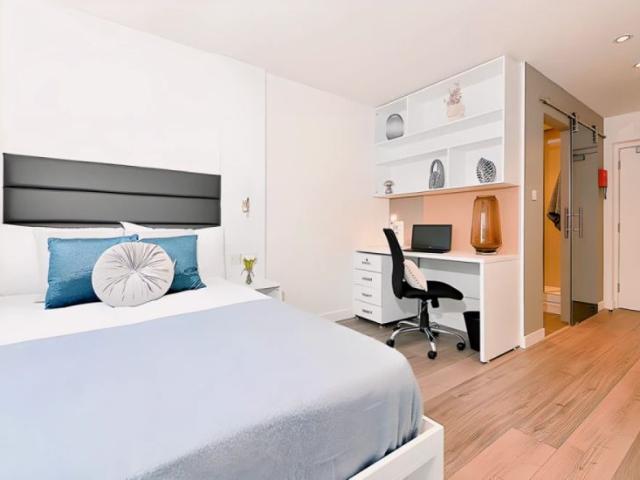 Bright studio in a residence not far from Nottingham Trent University