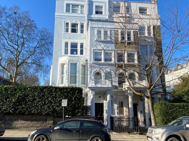 Bright studio in a residential building