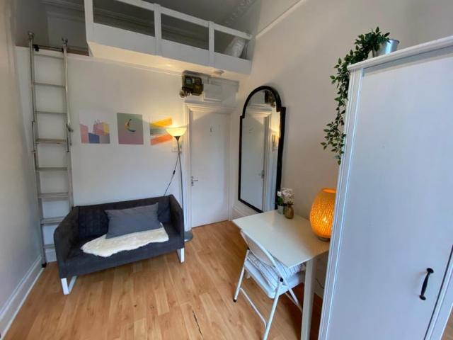 Bright studio with balcony, central location