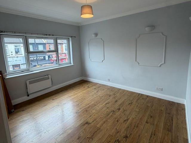 Bright Studio with Separate Kitchen – Hounslow