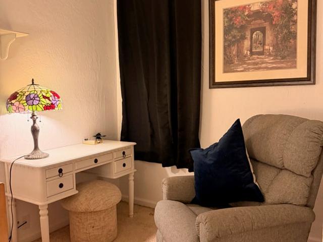 ​☀️ Bright, Peaceful & Spacious Room in Roseville