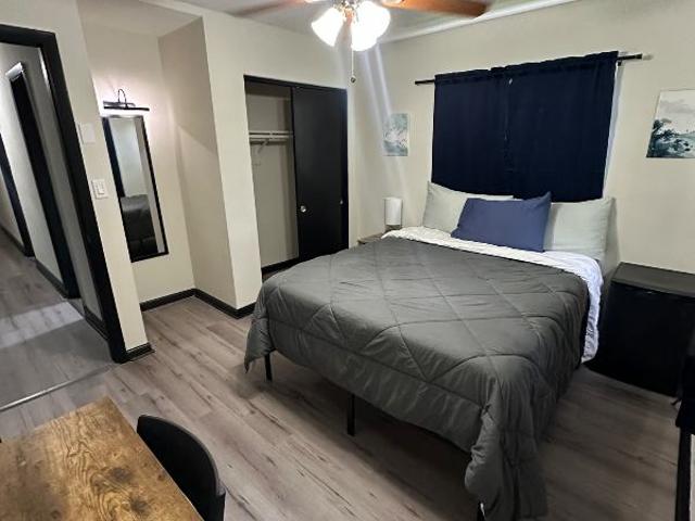 Bright Private Room in East Orlando Co_Living Hom