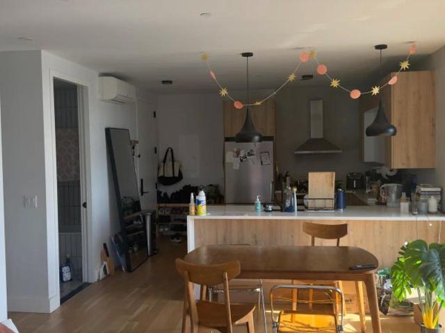 Bright private room + private bath in Clinton Hill