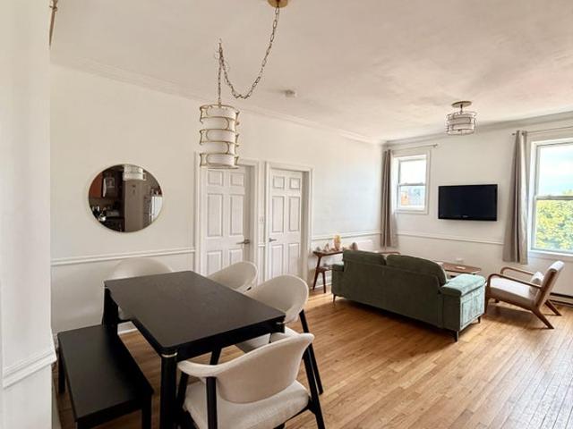 Bright Private Room w/ Great Views – Steps to Libe