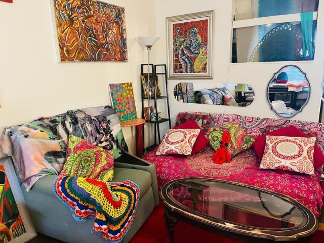 Bright room with garden view in Roosevelt Island