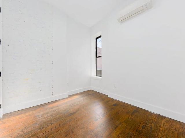 Bright room / AC / d’washer / roof access