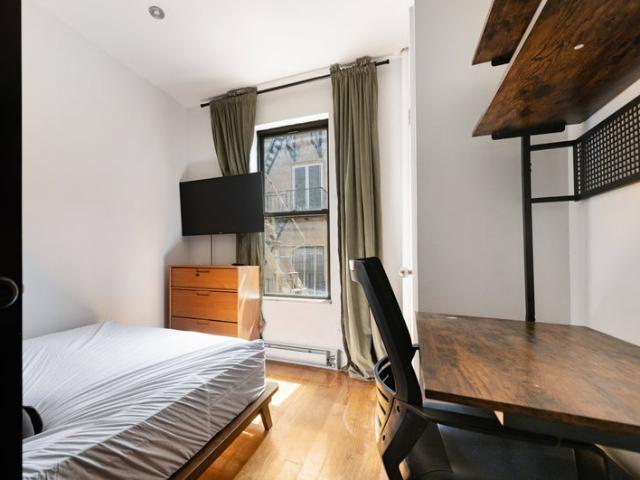Bright Room Facing Central Park
