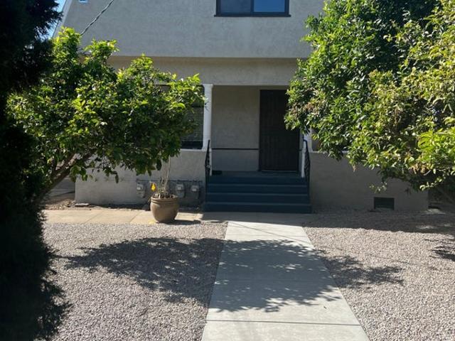 Bright Room in Convenient Oakland Location