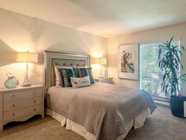 Bright Room in Modern 2BR Apartment