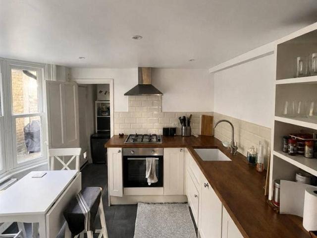 Bright room in Peckham