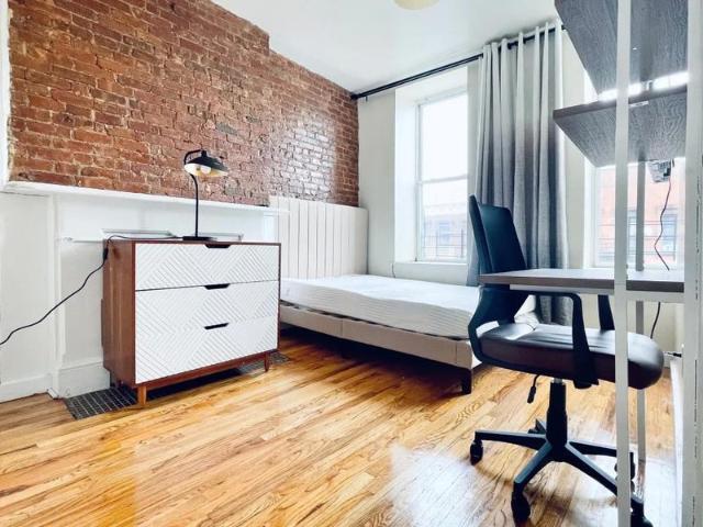 Bright room in Prime Bedstuy 366